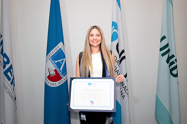 UNIB celebra una ceremonia de entrega de títulos en Costa Rica ...