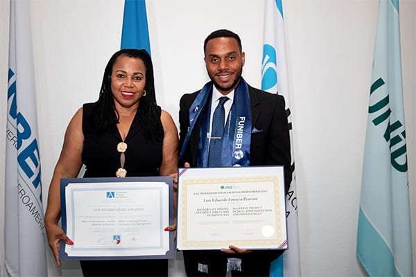 UNIB celebra una ceremonia de entrega de títulos en Costa Rica ...