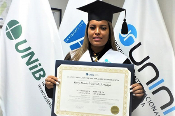 UNIB celebra el esfuerzo de los profesionales becados en una entrega de ...
